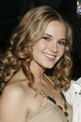 Kristy Lee Cook: Former “Idol” Contestant Kristy Lee Cook Gets Reality ...